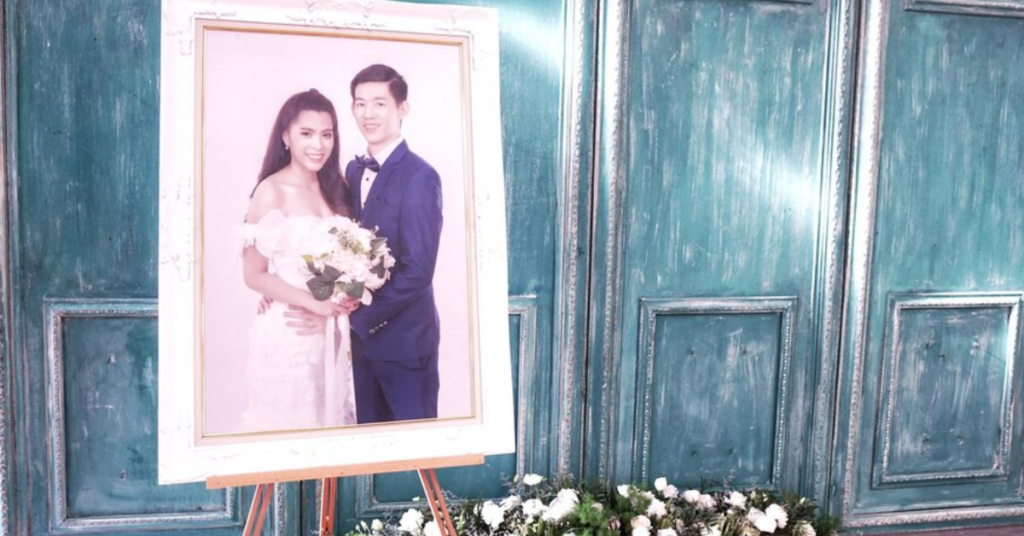 15 Wedding Photo Display Ideas That Add Charm to Your Big Day